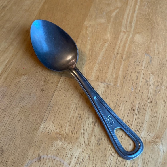 WALLCO | Dining | Us Military Stainless Spoon 72 Preowned | Poshmark
